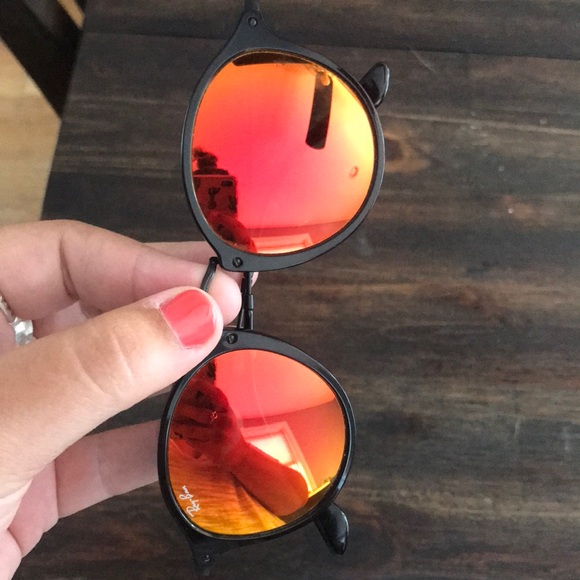 Ray-Ban | Accessories | Ray Ban Rb2447 Round Fleck Sunglasses | Poshmark